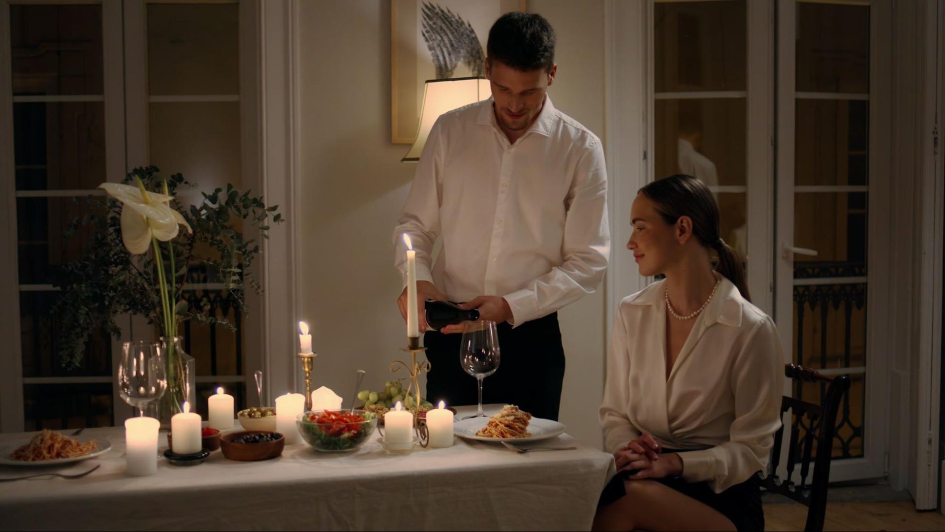What Are the Best Flowers for a Romantic Date Night? – FloristiqueSG