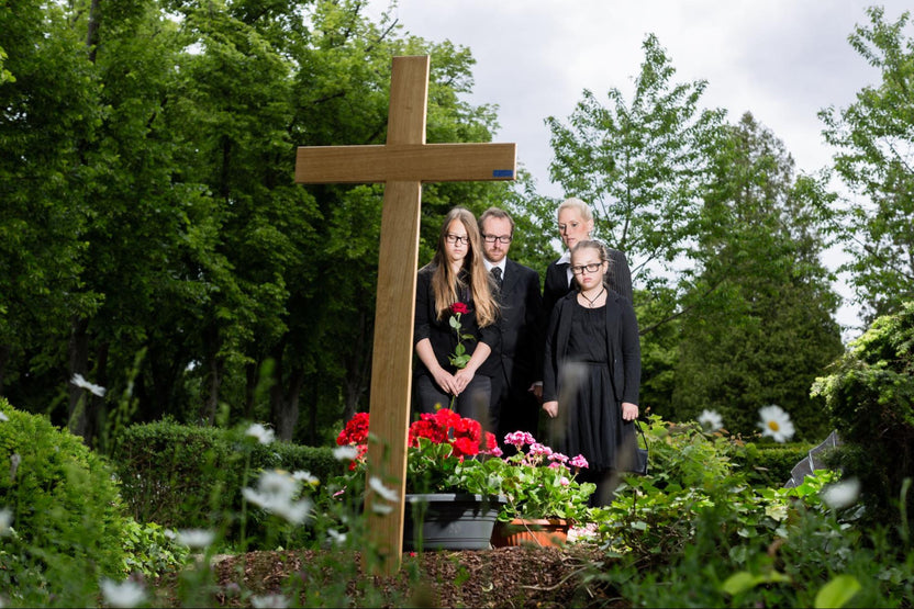 Honouring Mom's Memory: Flowers for Your Deceased Mother – FloristiqueSG