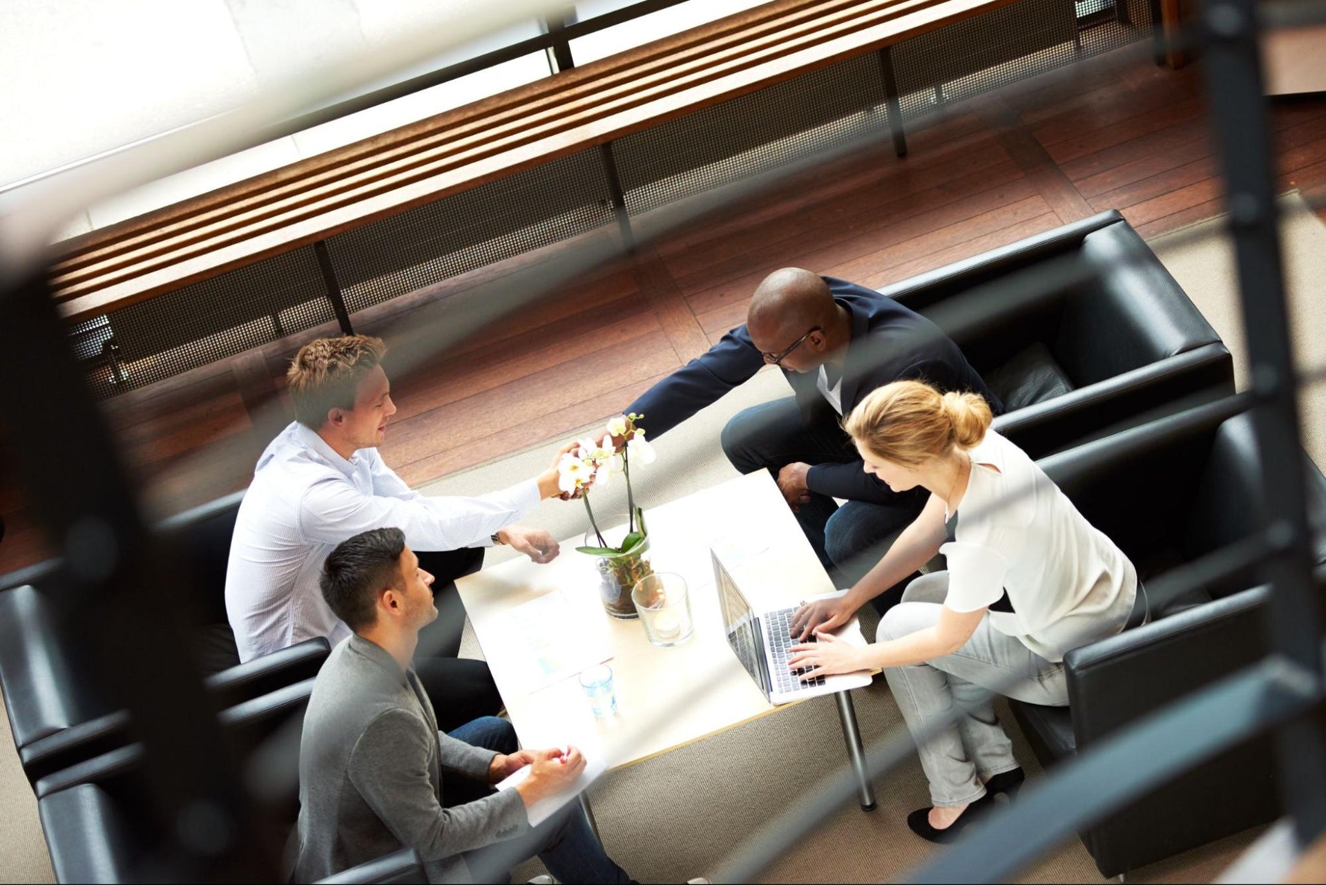 How to Choose Corporate Flower Arrangements for Board Meeting ...